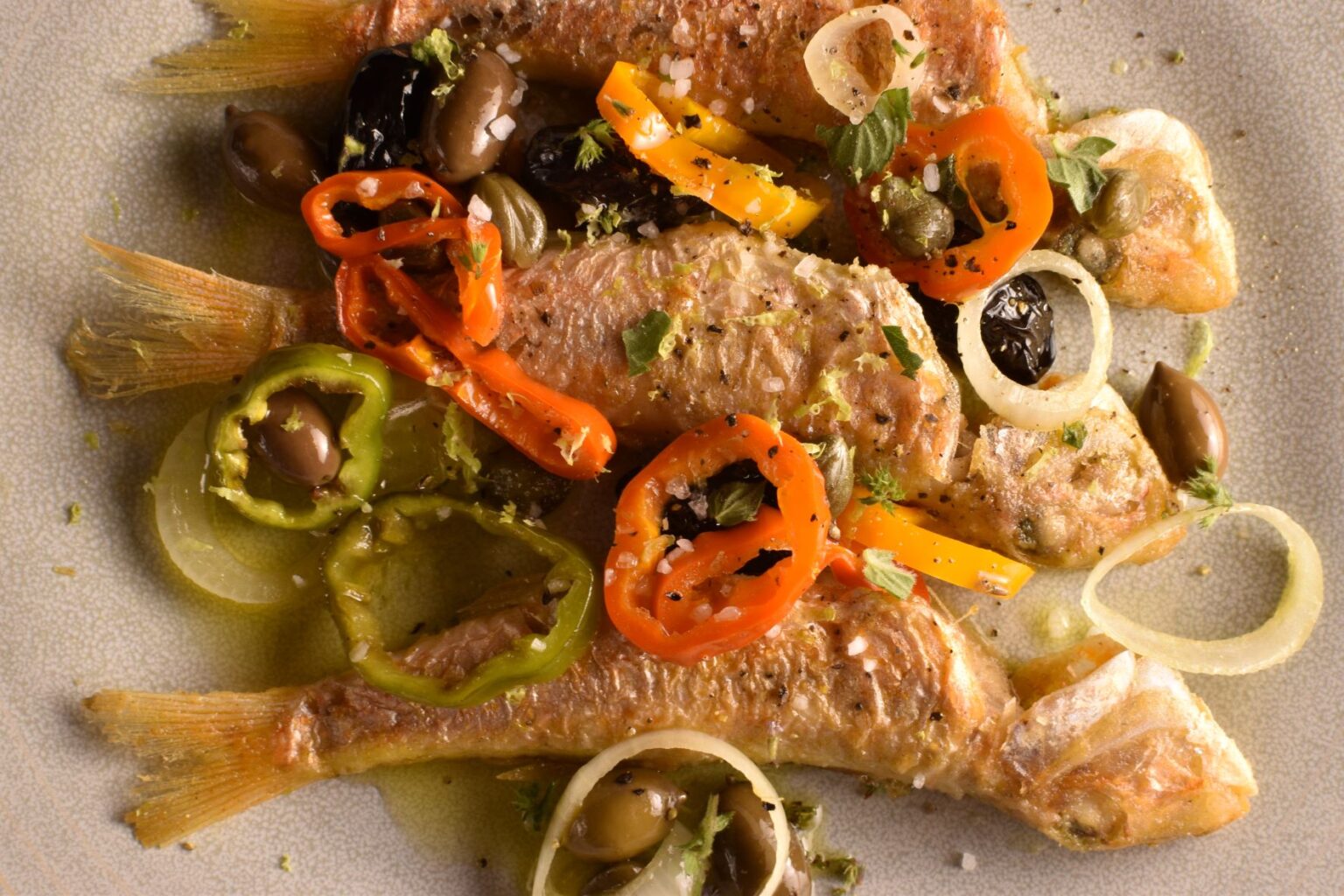 red mullets with olives and peppers - Democratic Gourmet